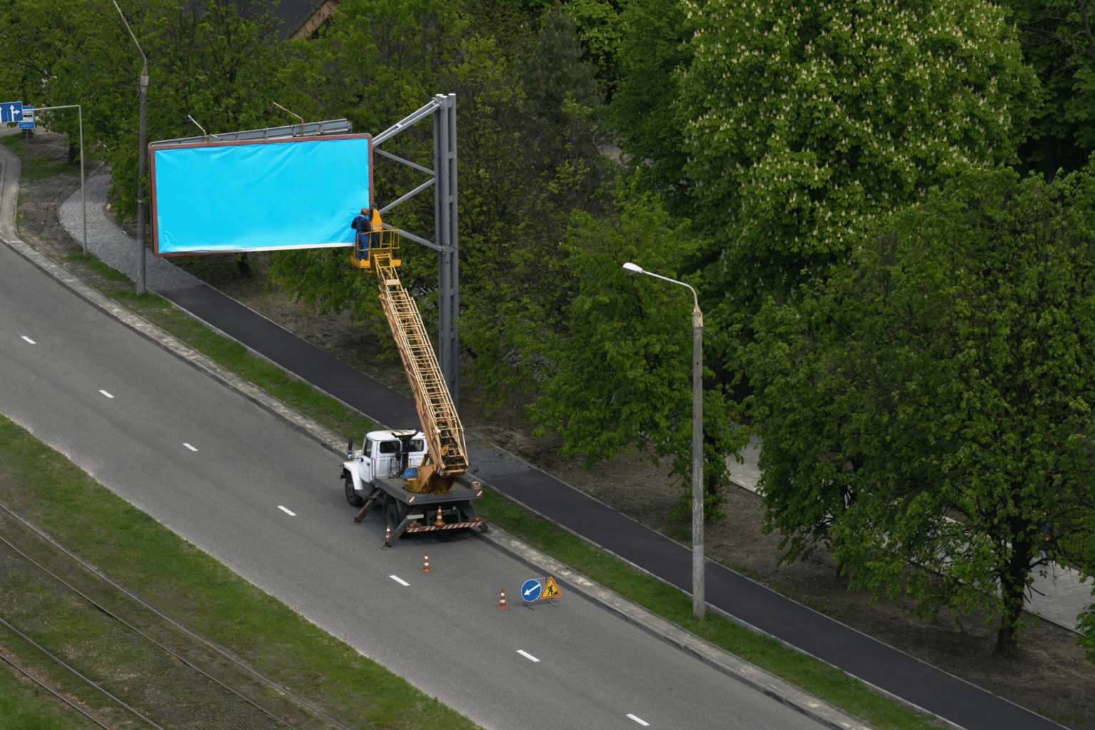 What You Need To Know About Outdoor Sign Repair | Tupp Signs